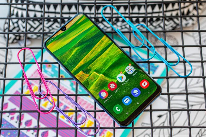 Samsung Galaxy A51 официально вышел в России. Сколько стоит и где можно ...