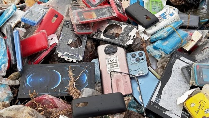 7 легендарно провальных смартфонов. От взрывоопасного Samsung Galaxy до ...